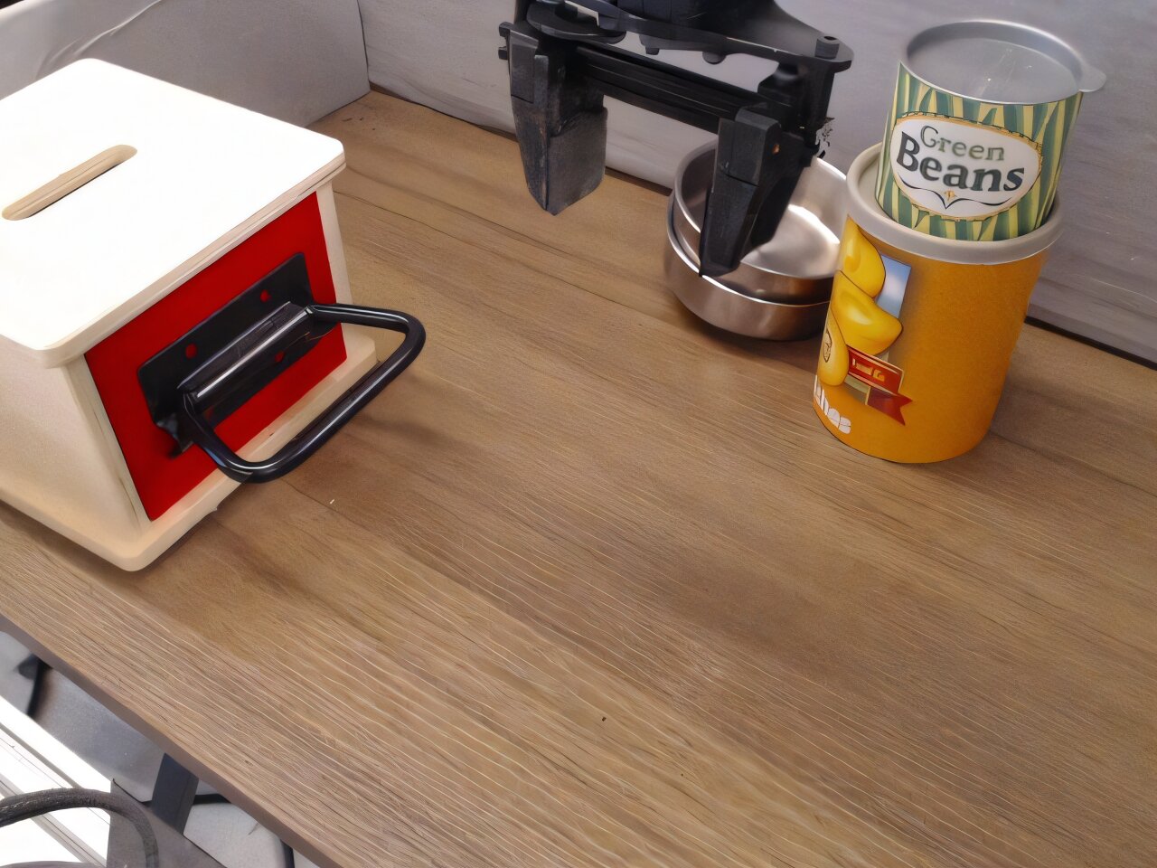 New RoboReward dataset and models automate robotic training and evaluation