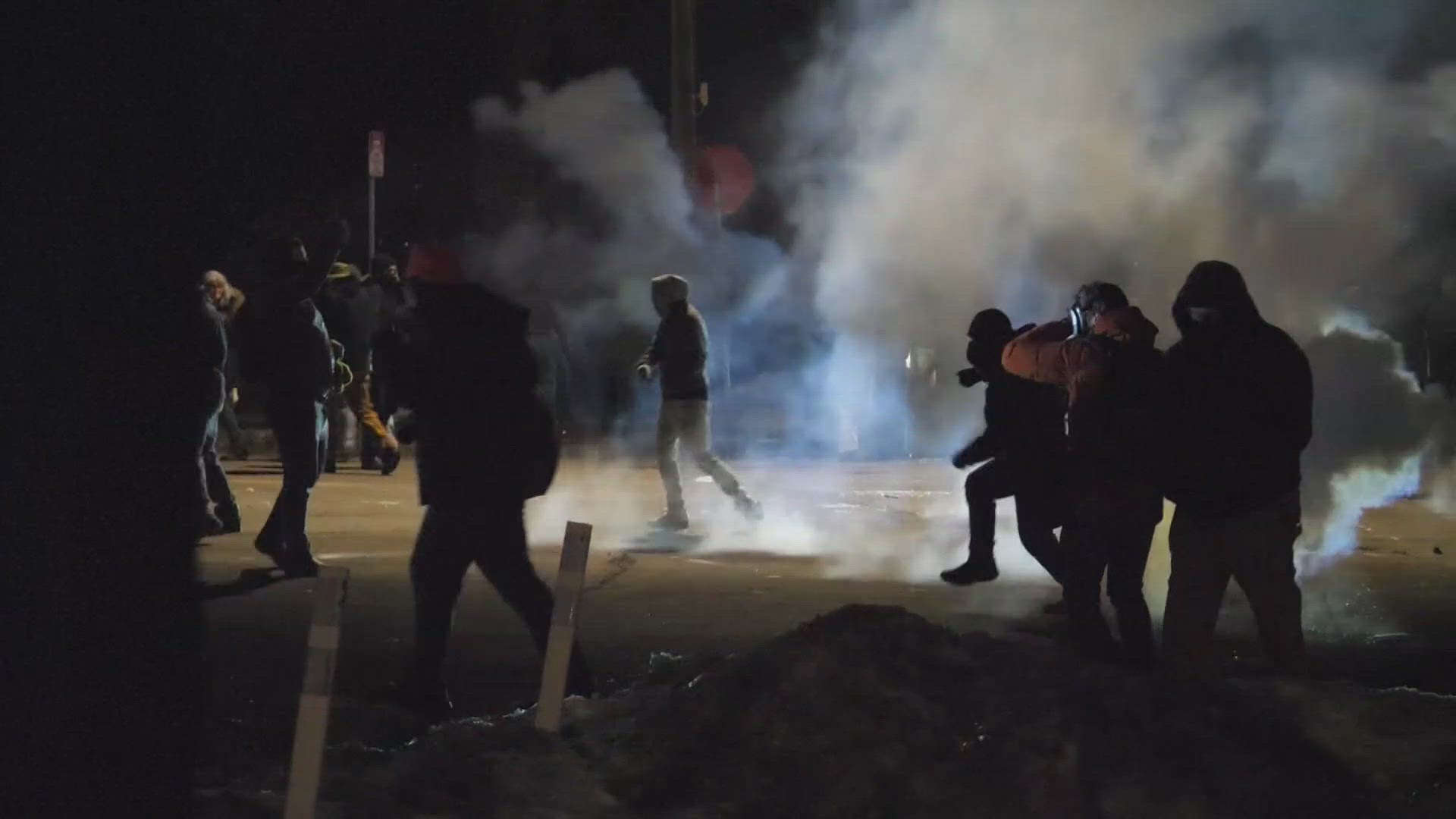 DHS shooting in Minnesota, Verizon outages and SMU's half-court buzzer ...