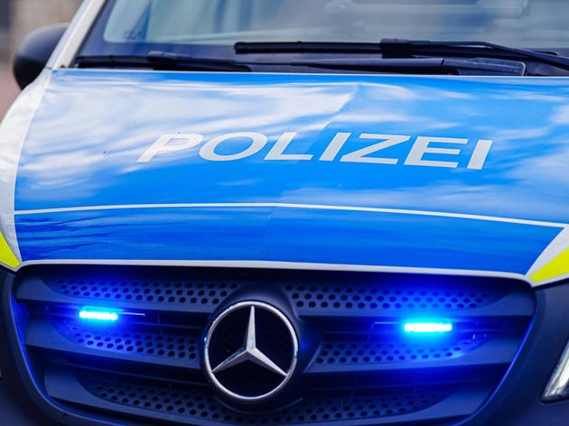 Bei Demo in Münchner Altstadt: Mann entreißt Teilnehmer israelische Flagge