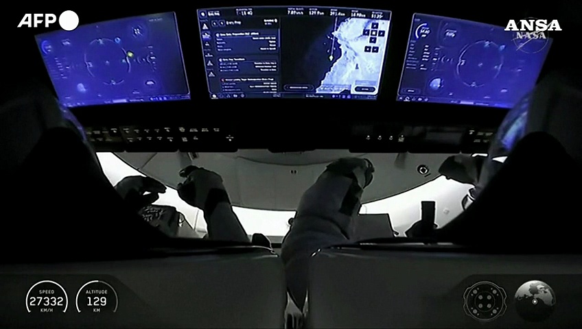 Rientrata la missione Crew 11, ammaraggio al largo della California