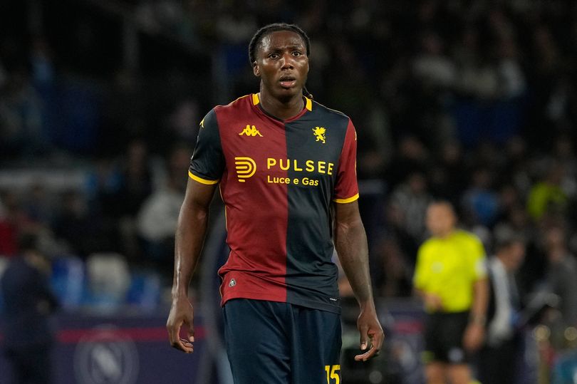 Managing Everton as cut-price striker deal agreed with rivals and Man ...