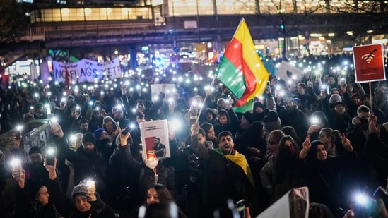 Iran protests live: G7 warns Iran of sanctions, China urges restraint ...