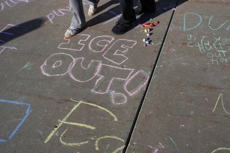 Exclusivo - Trump diz que morte de mulher por agente de imigração em ...