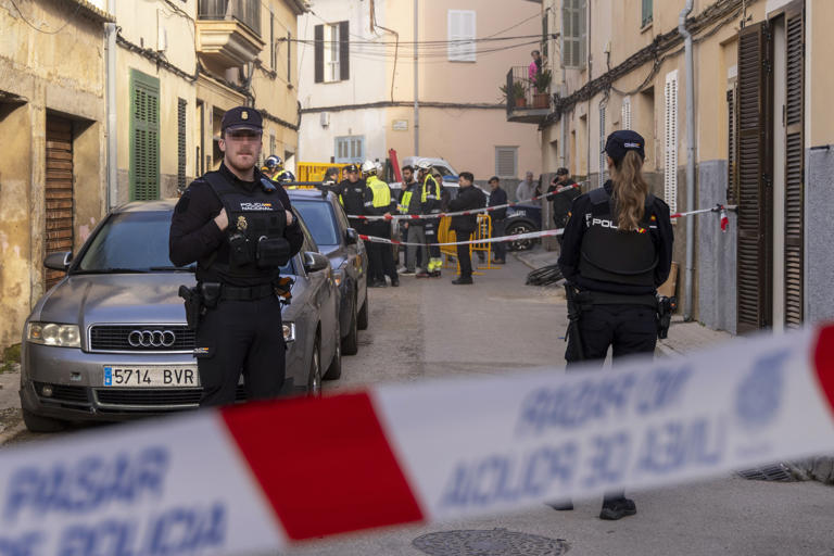 Muere un joven de 18 años al derrumbarse el techo de la casa donde ...