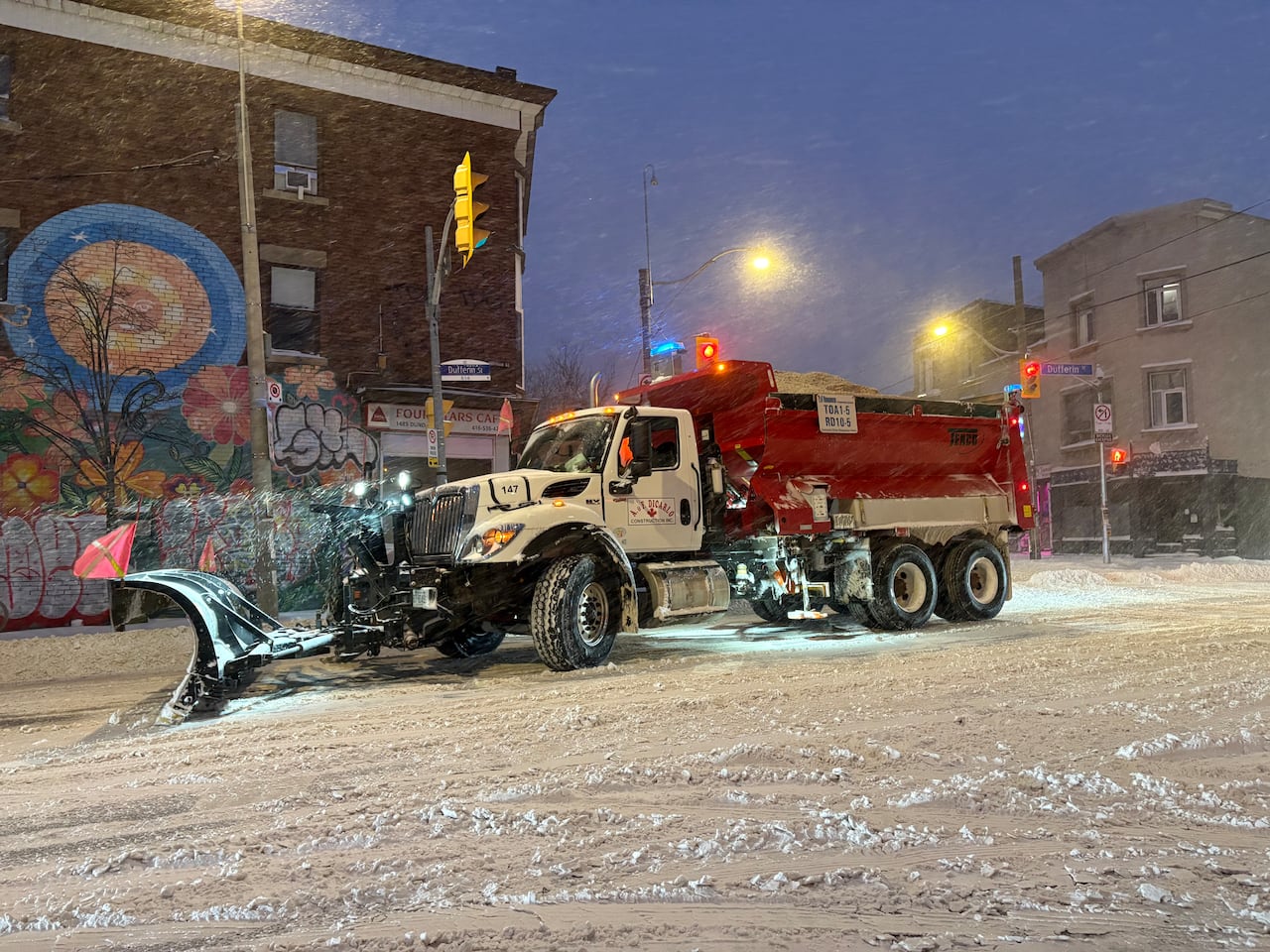 Most GTA schools shutter, Line 6 down again due to heavy snow