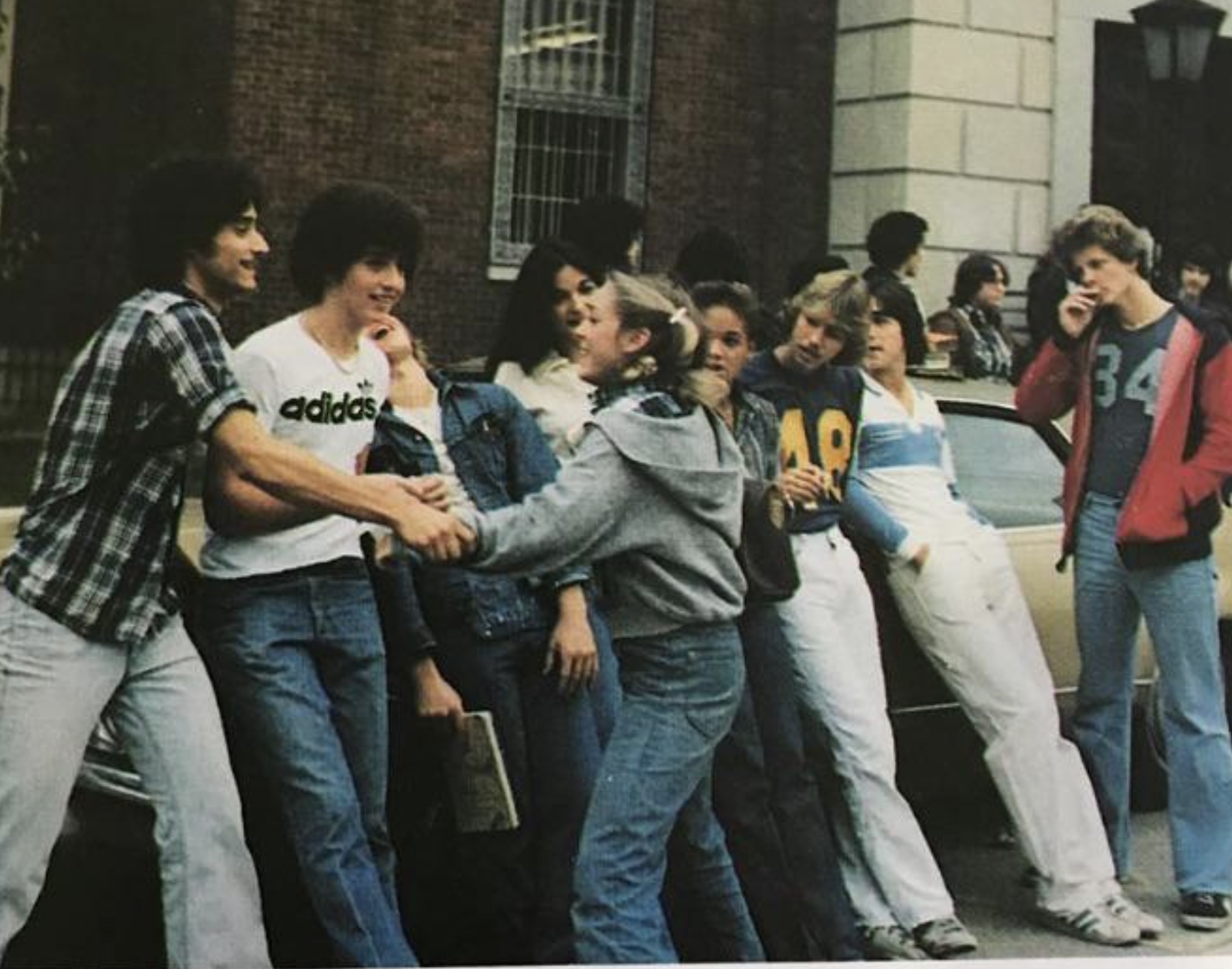 20 photos of peak high school life from the 1980s