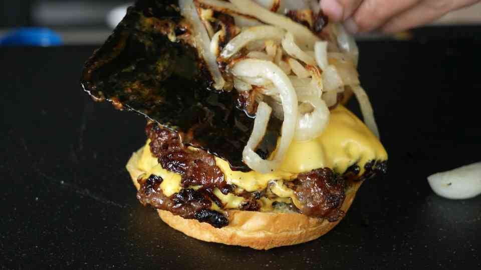 Making the smash burger at home