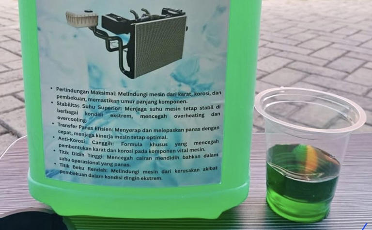 Cairan radiator mobil tidak disarankan diganti air biasa saja
