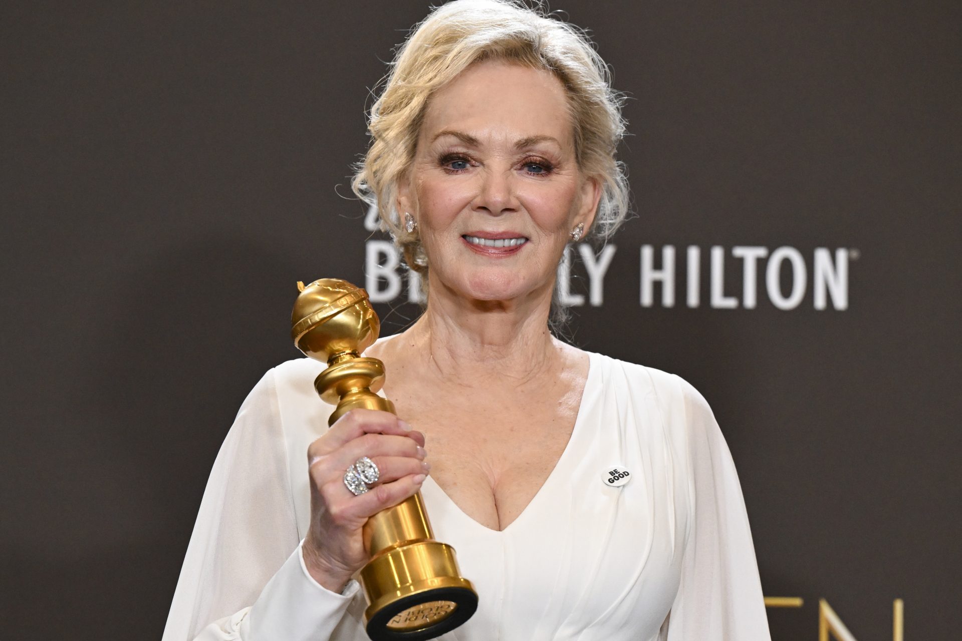 Golden Globes: Celebrities wear pins with anti-ICE message