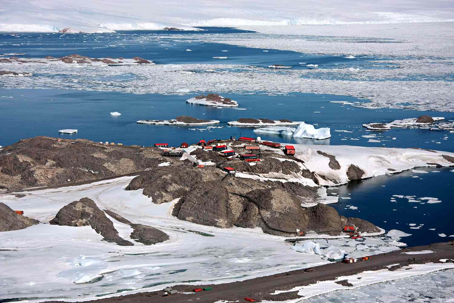 Rescue teams desperately searching for diver who disappeared during ice ...