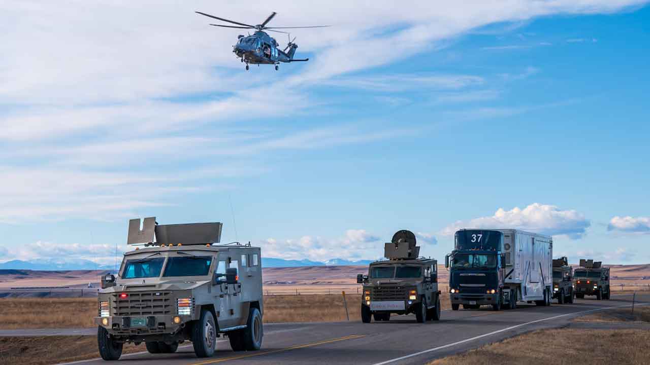 Neuer Hubschrauber MH-139 Grey Wolf feiert Premiere bei realer ...