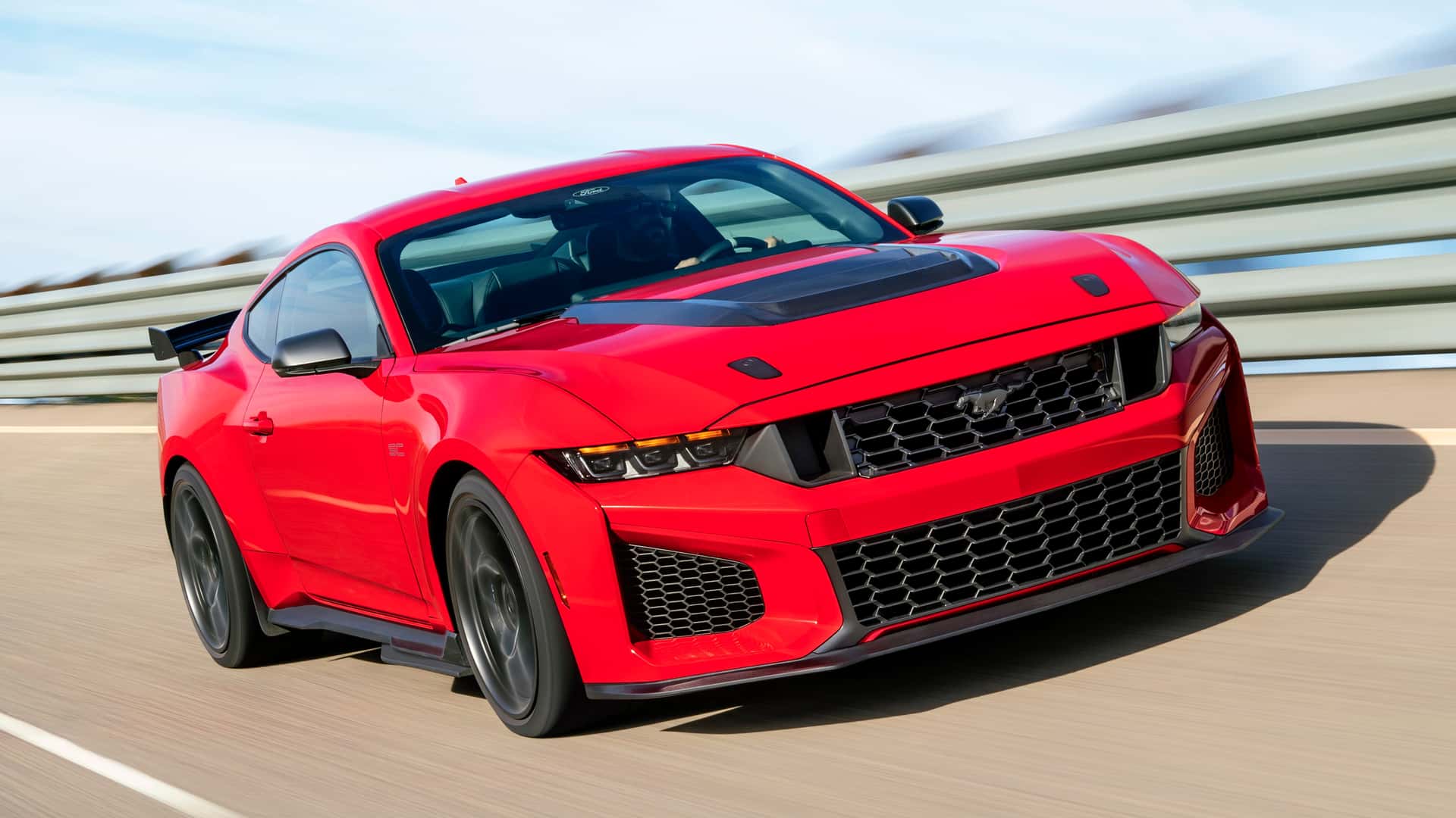 Ford dévoile la Mustang Dark Horse SC