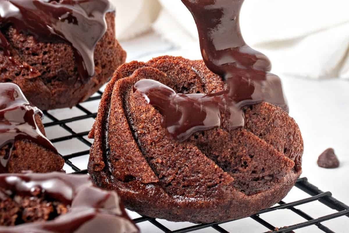 10 mini cakes that are perfect for any celebration