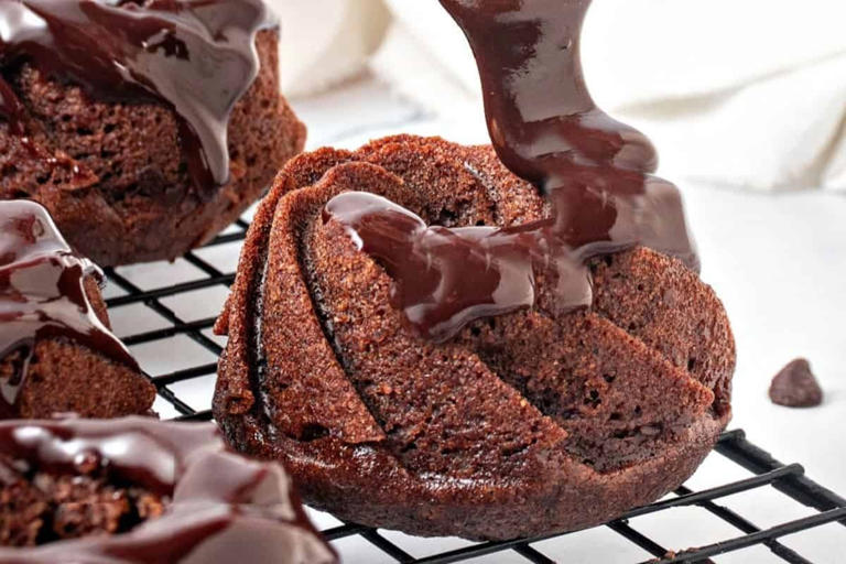 10 mini cakes that are perfect for any celebration