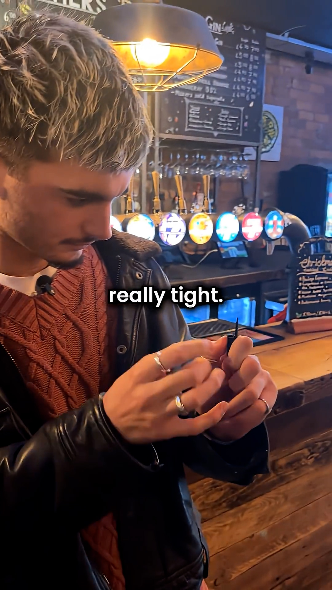 How does the pen cap snap so easily?