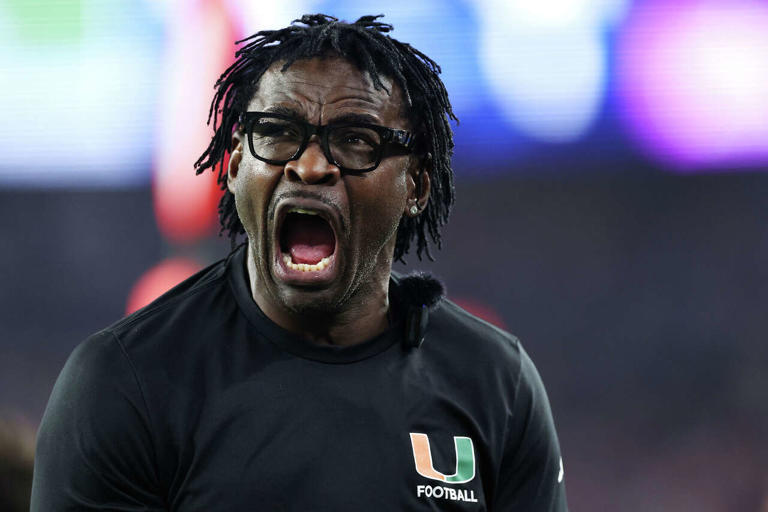 Michael Irvin takes his 'White House'-presidency to Netflix in new podcast