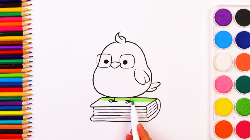 Learn Colors with Little Bird coloring in