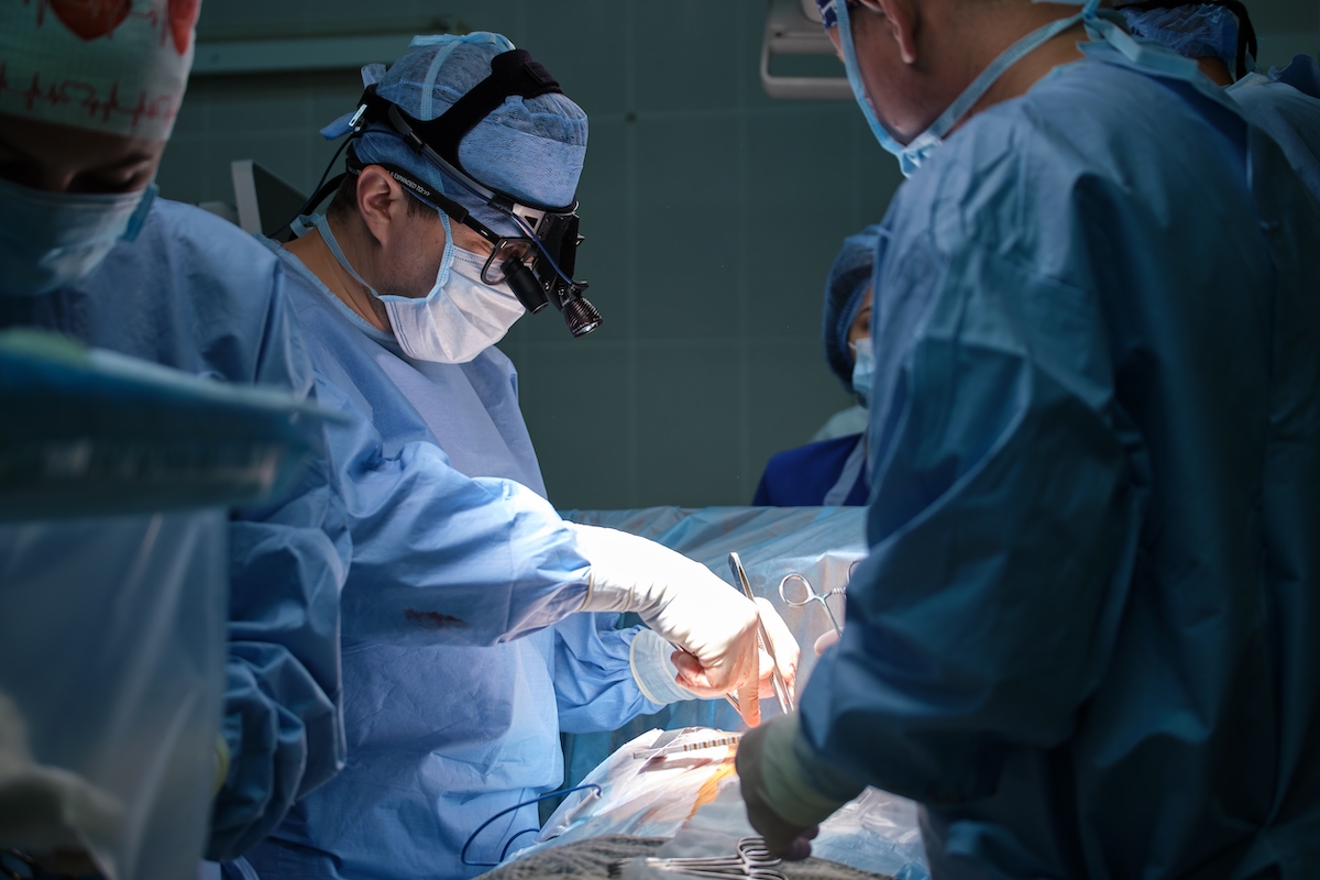 Opération du cœur, l’heure de passage au bloc peut-elle influencer la ...