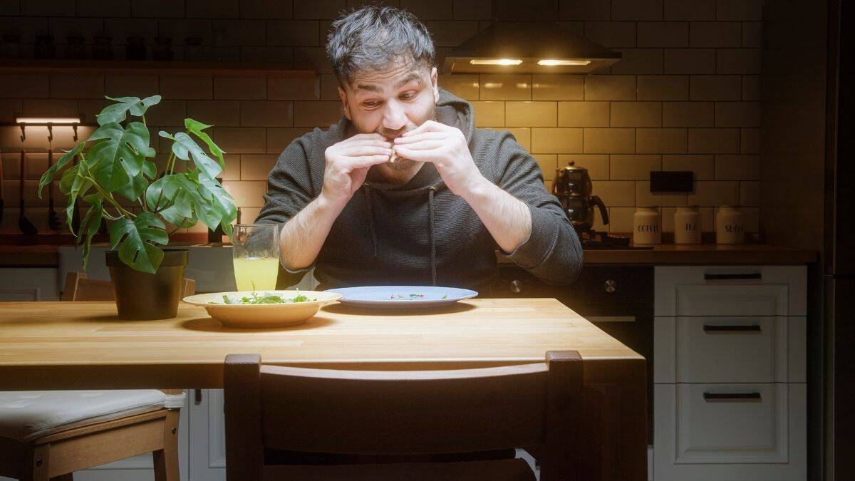 6 late-night food choices make no sense