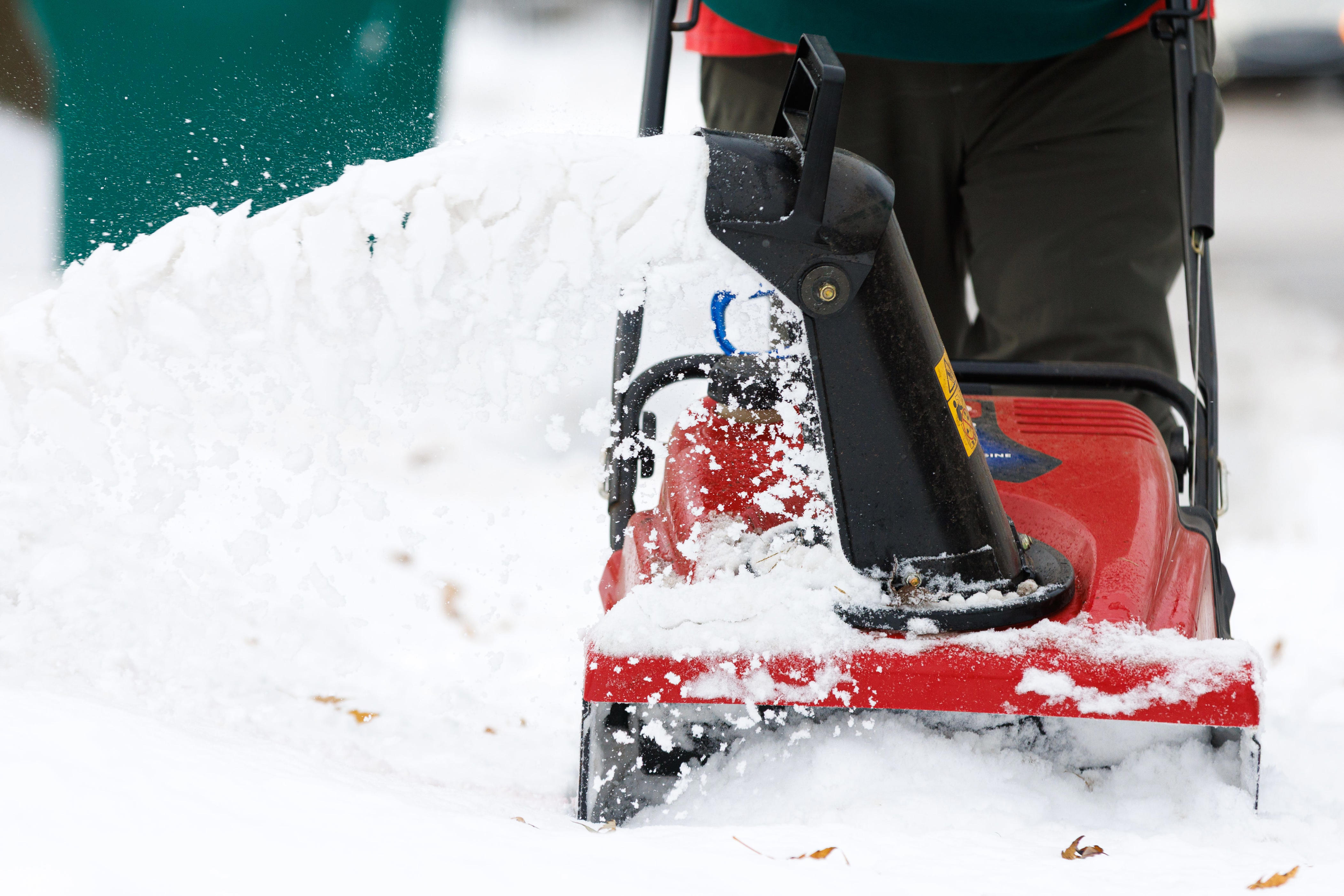 Heavy snow causes delays, closings in South Bend region