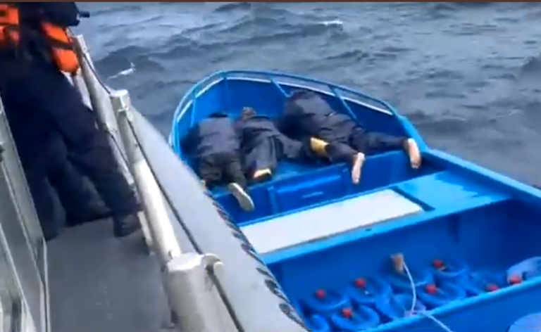 2 tons of cocaine seized after boat chased down in Pacific, video shows