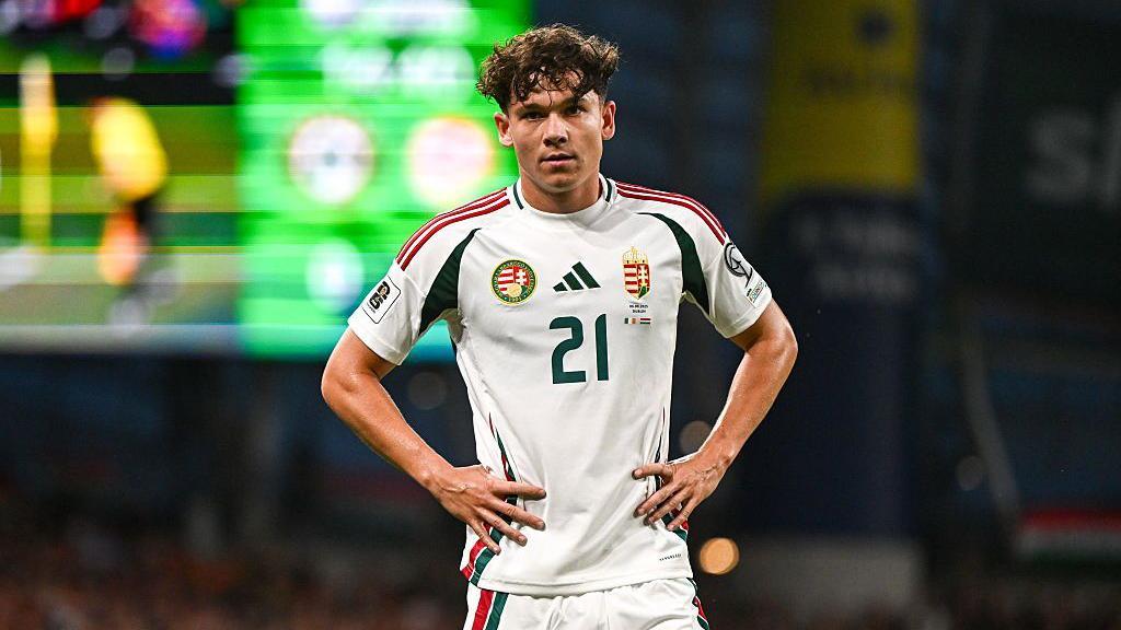 Who is midfield transfer target Toth?