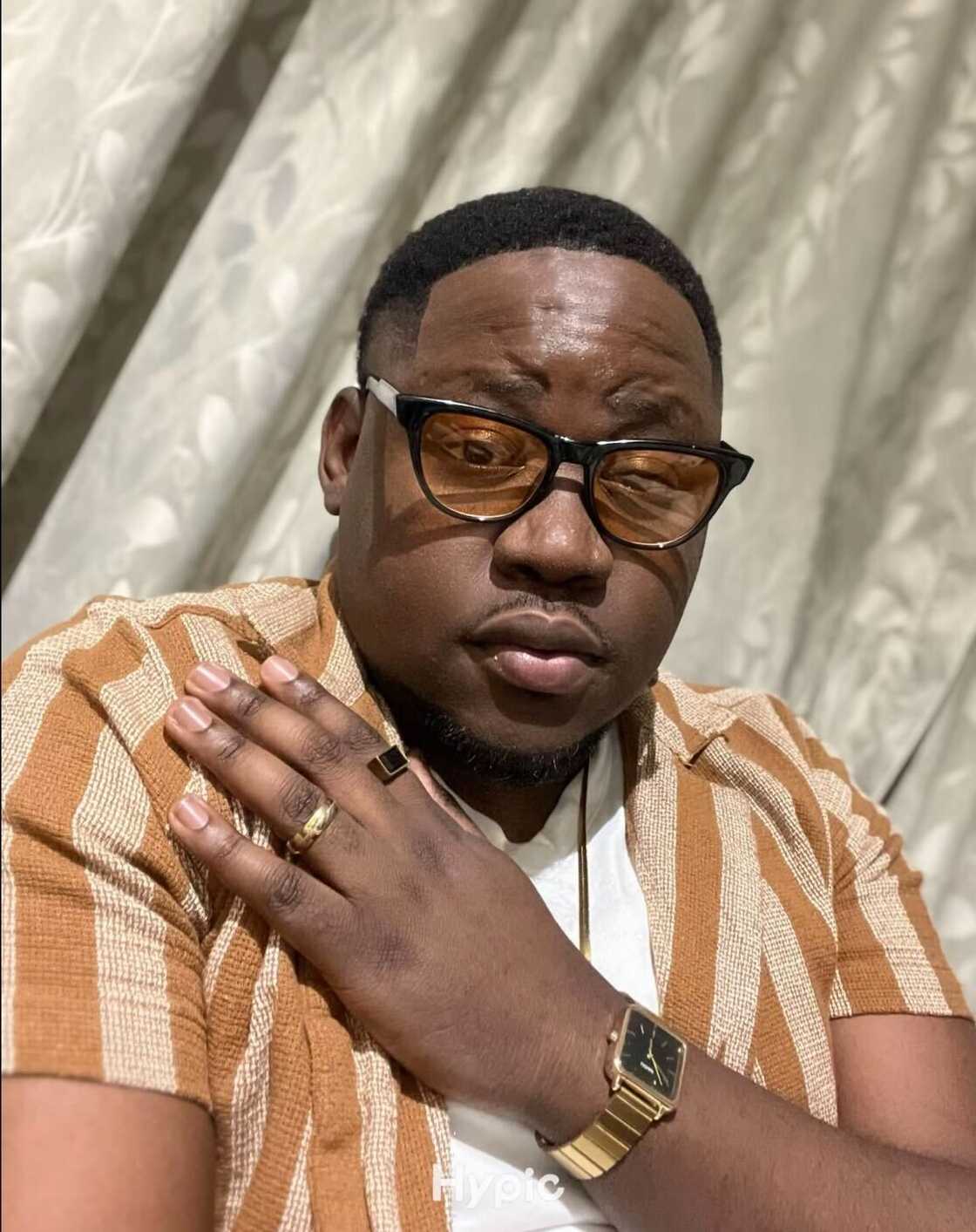 Your vibe is lit: Mzansi raves as South African man goes viral ...