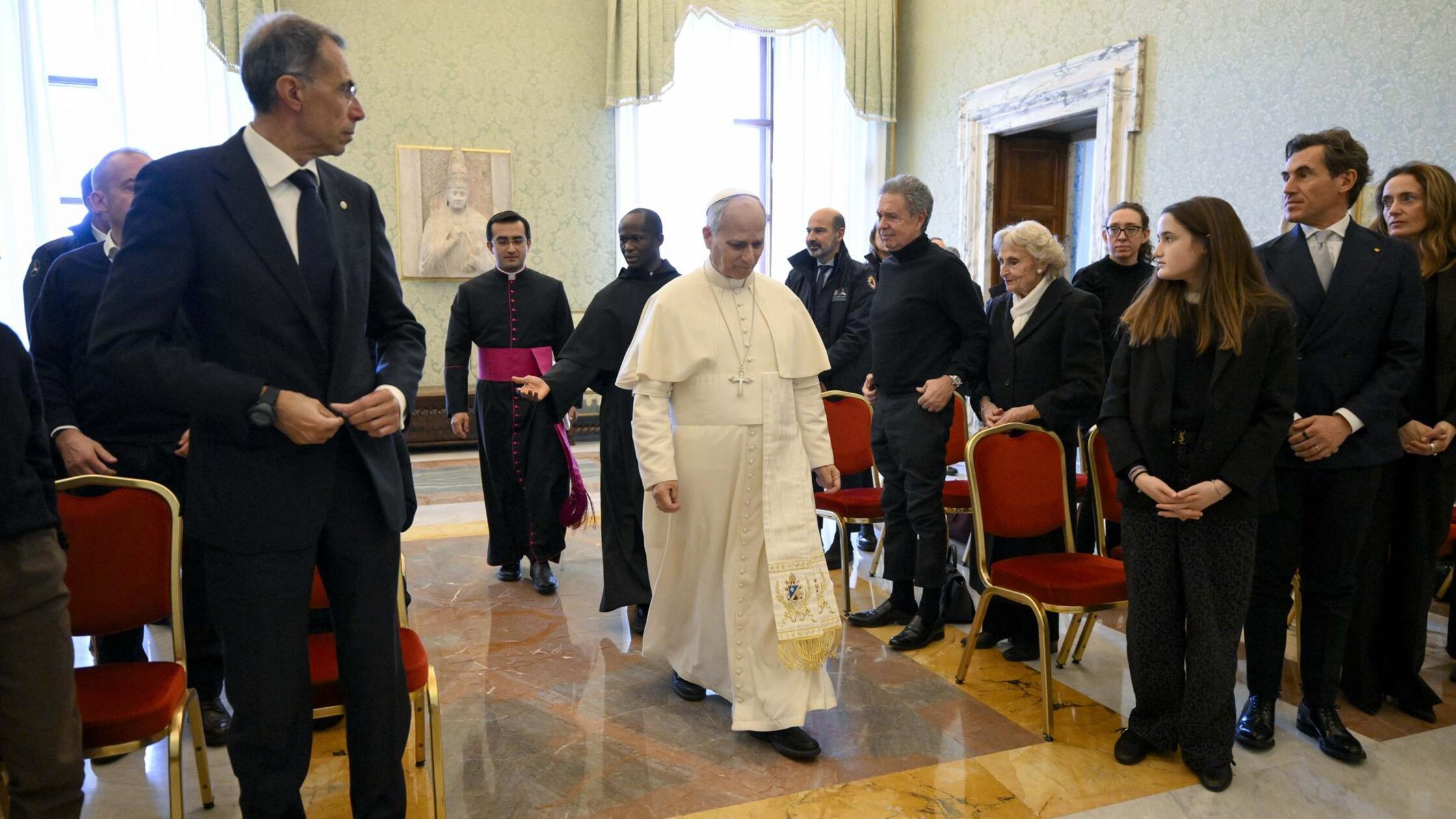 Papst spricht Hinterbliebenen von Crans-Montana Trost zu