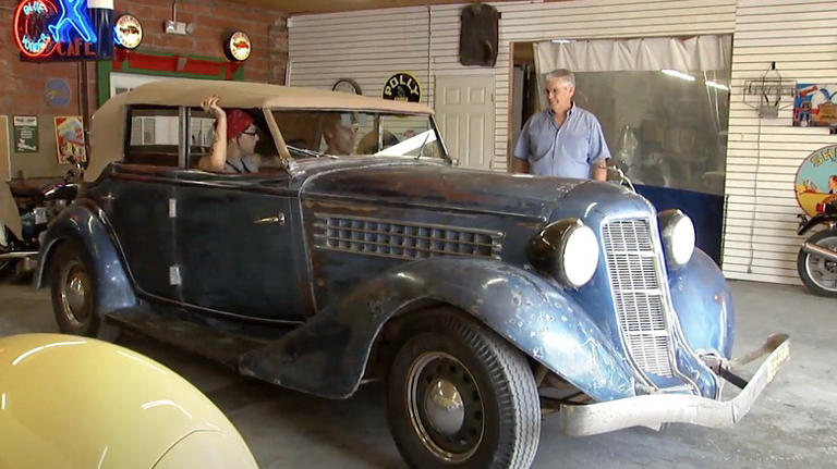 How much did 'American Pickers' sell a 1935 Auburn 653 Phaeton for?