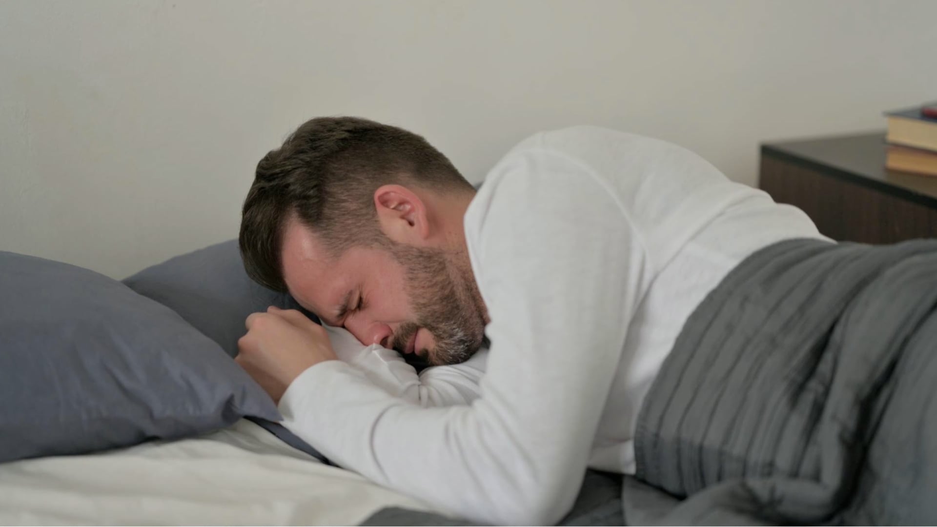 Poor sleep posture restricts blood flow causing hand tingling