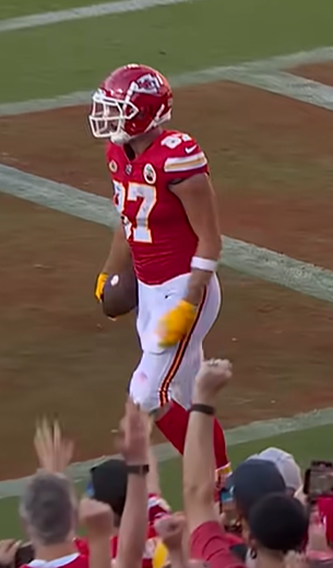 Amazing Gamplay: Travis Kelce Catches for a 3-Yard Touchdown vs ...
