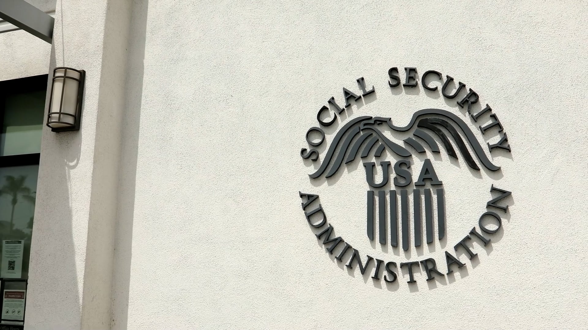 Financial benefits of claiming Social Security at 70
