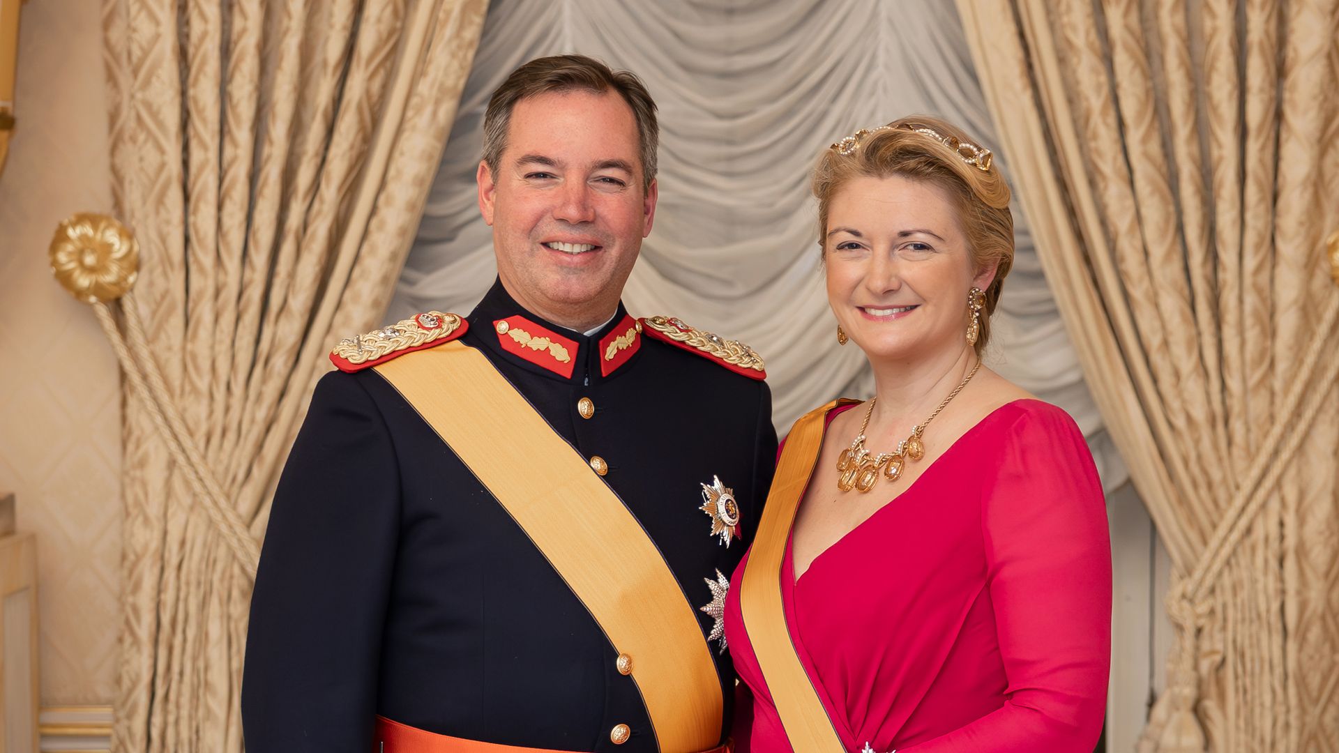 Stéphanie de Luxemburgo debuta en la primera gran gala del año con ...