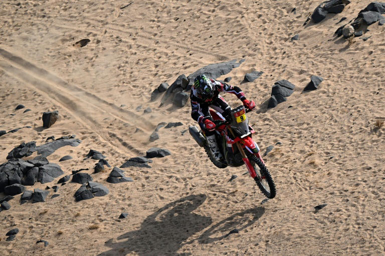 Al-Attiyah closes on sixth Dakar Rally as Ekstrom wins 11th stage