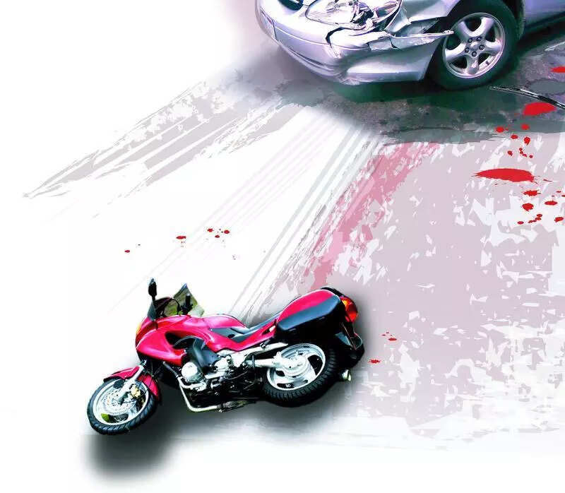 Man dies aftter motorcycle collides with pickup truck in Dwarka
