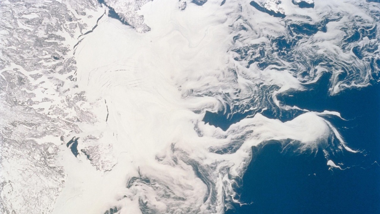 Satellite images reveal 650 ft Greenland mega-tsunami that shook Earth ...