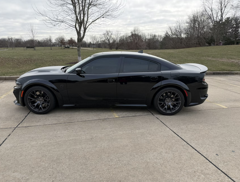 Low-mileage 2022 Dodge Charger SRT Hellcat Widebody nears auction close ...