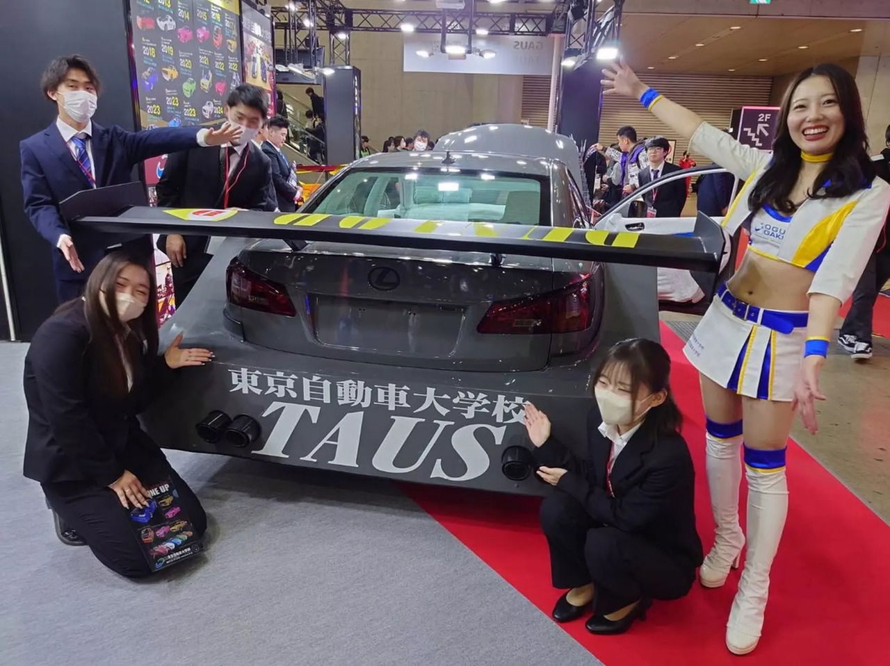 Questa Lexus sembra uscita da Minecraft: è l’auto più strana del Tokyo ...