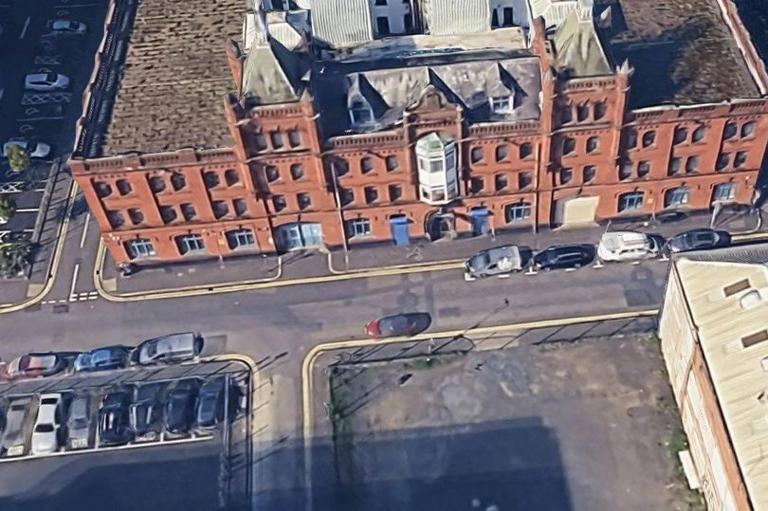 Parents erupt as Irish school suspends 19 boys over 'toxic masculinity ...