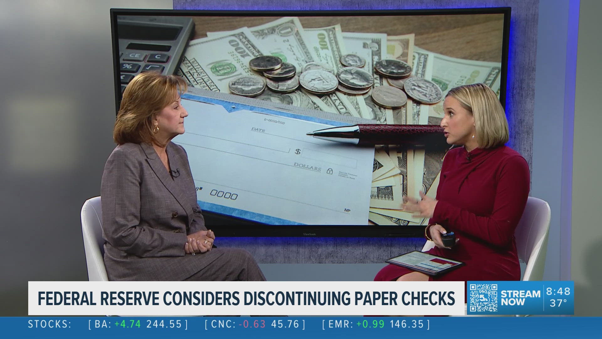 Federal Reserve considers discontinuing paper checks