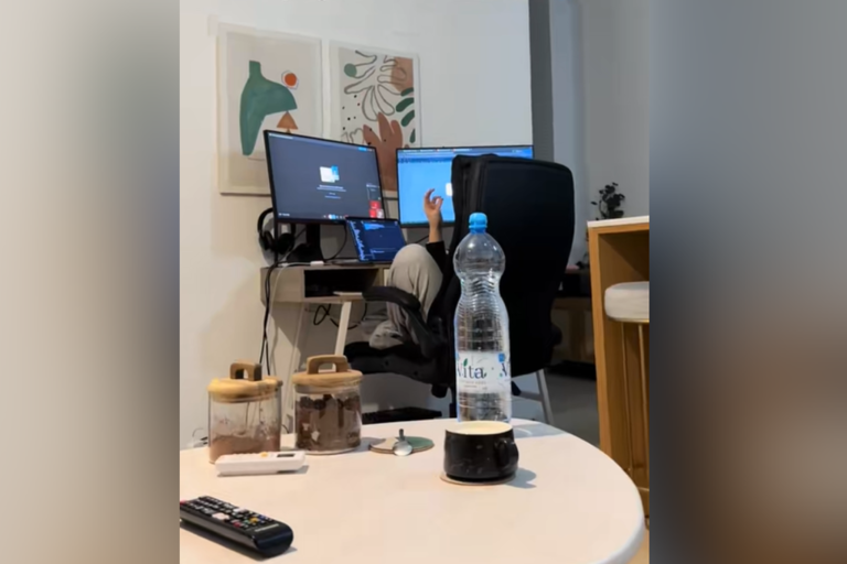 Dog gets shock as glass breaks—laughter as months later she still remembers