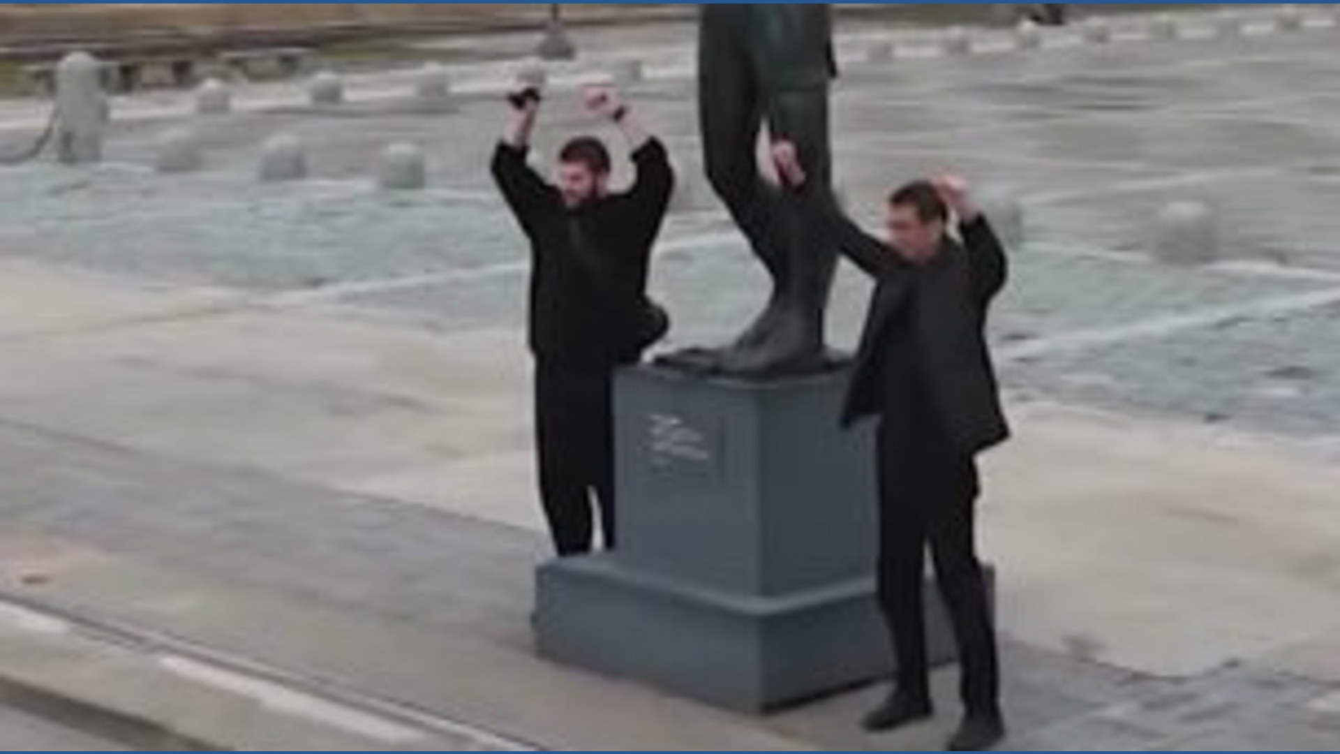 Famous Rocky statue returns to original home