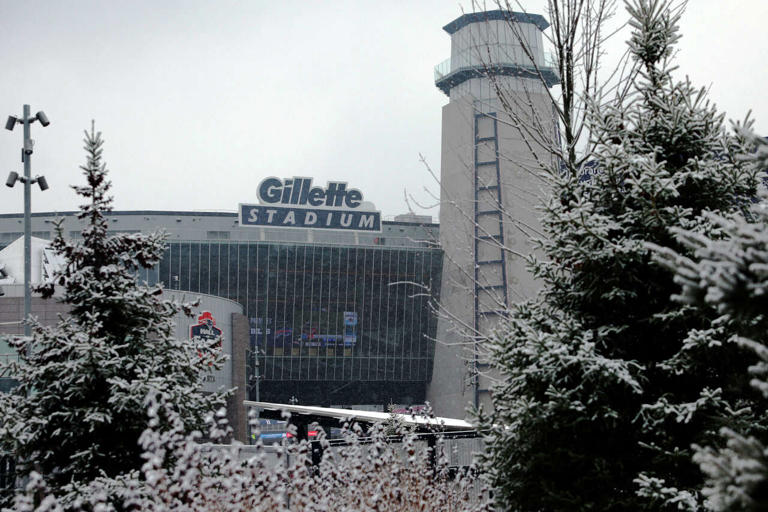 Texans brace for first playoff snow game vs. Patriots as winter storm looms