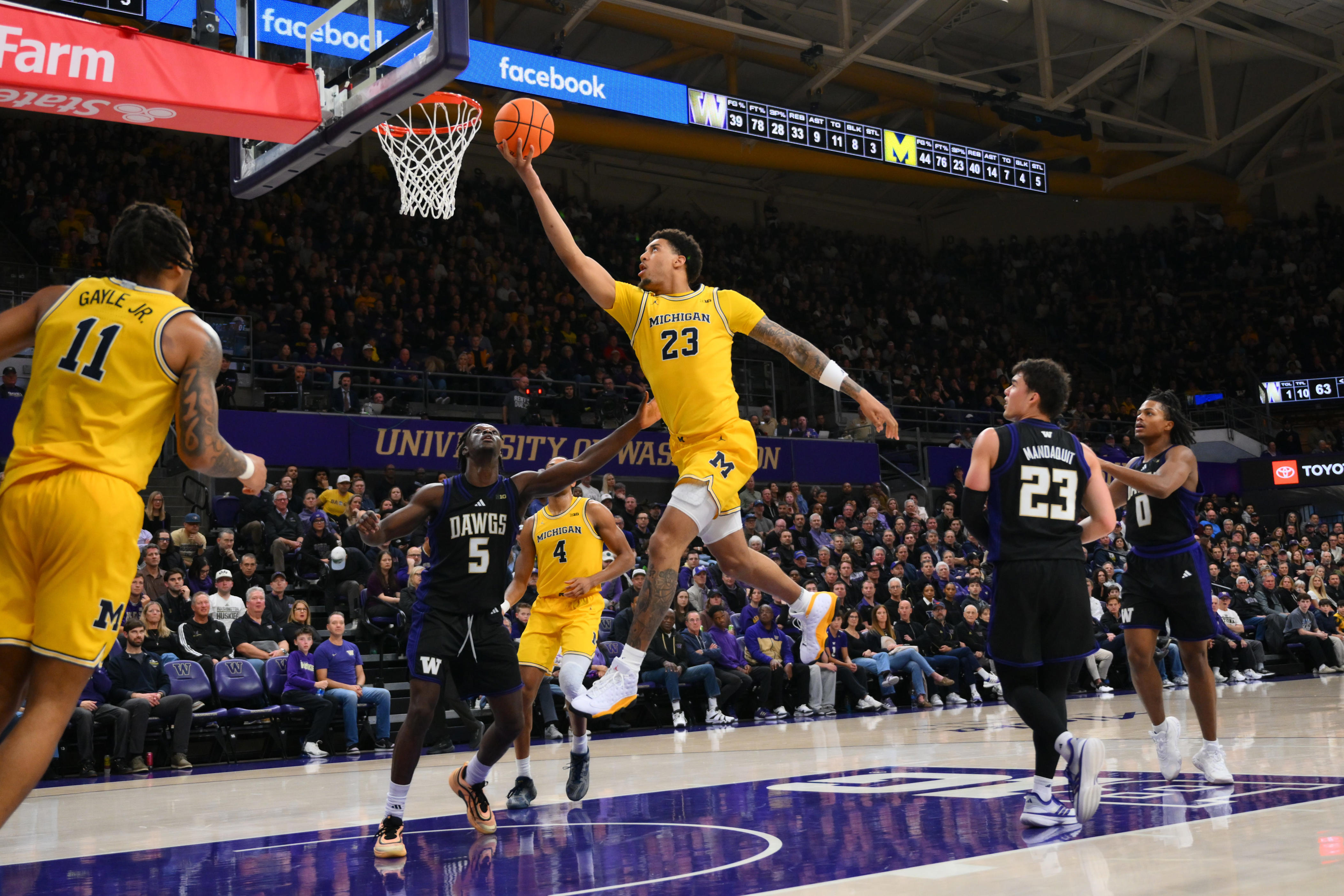 Big Ten basketball report for January 14 - top contenders win late