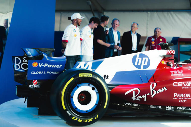 F1, Revolut attacca Ferrari e HP: "Come puoi mettere il blu su una ...