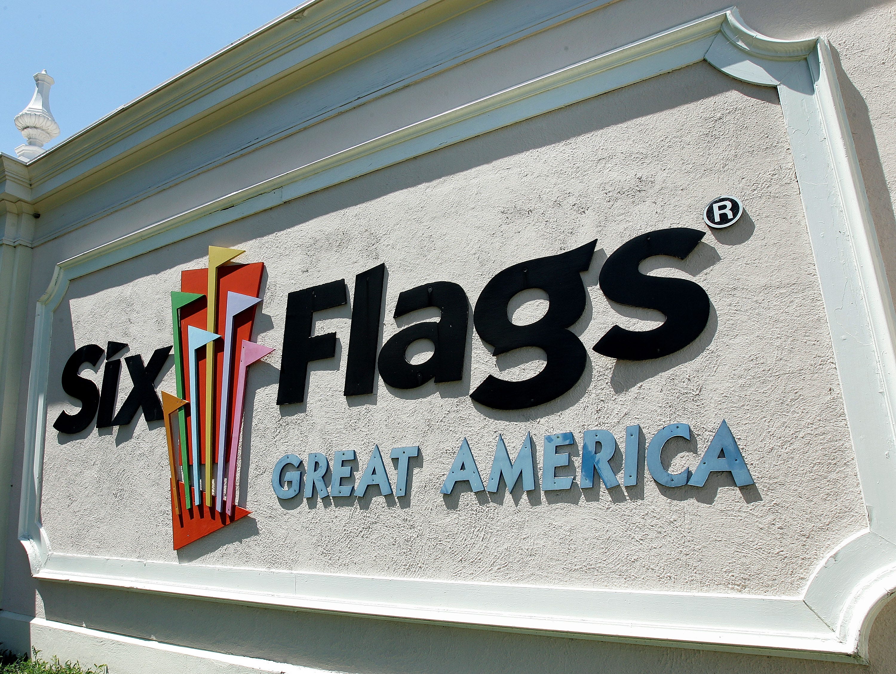 Guest sues Six Flags Great America over injury on Superman coaster