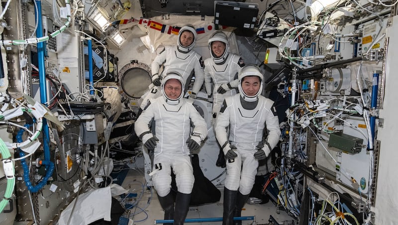 4 astronauts return early from International Space Station, splash down ...