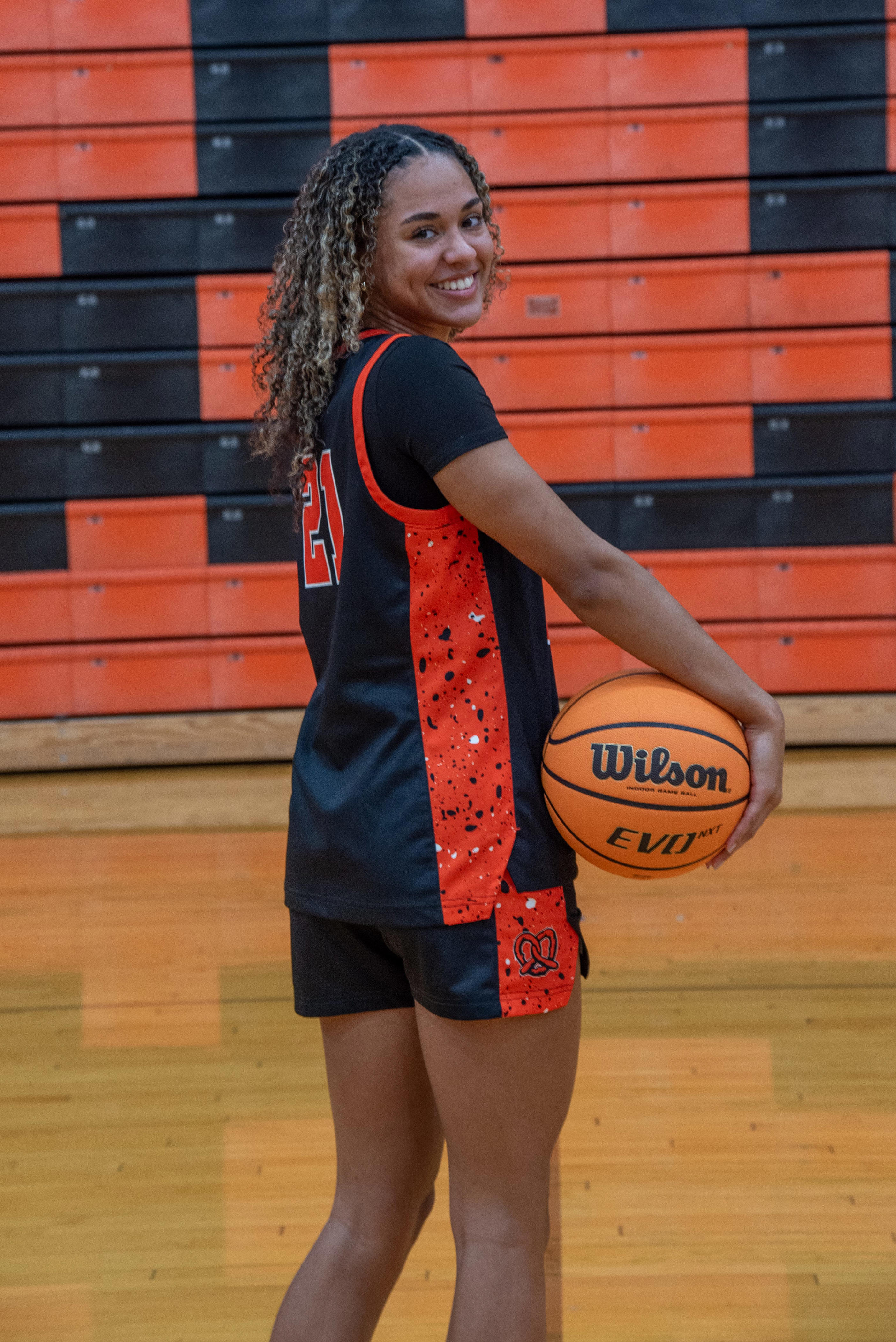 Freeport's Paityn London has torn ACL, parents confirm; out for season