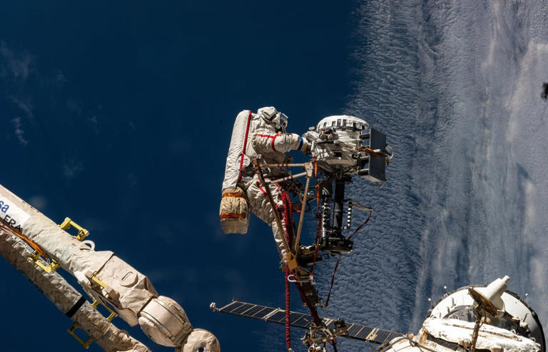 Four astronauts leave the International Space Station: An unprecedented ...