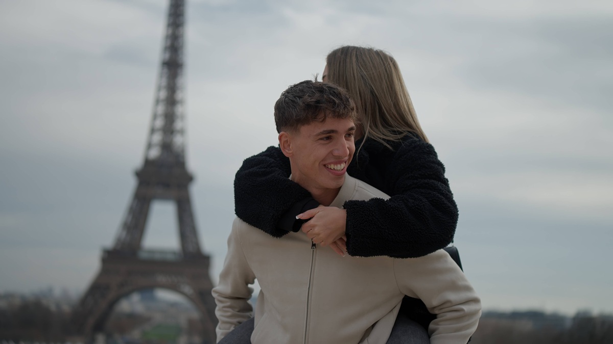 Plötzlich knistert es! Mit diesem Liebes-Horoskop hättest du wohl kaum ...